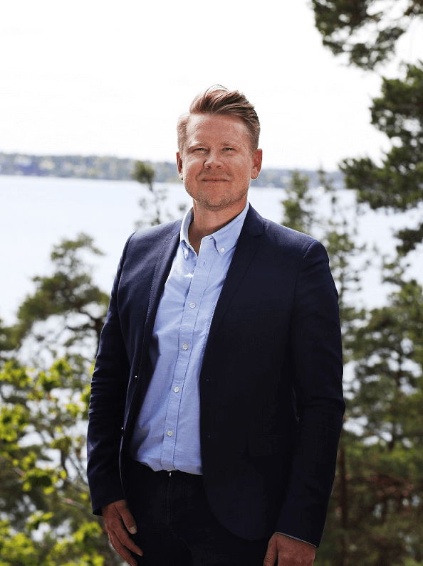 Robert Persson - The Finance Family